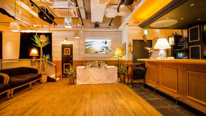 表参道駅徒歩1分と抜群の立地と欧風のアンティーク調なオシャレ空間の写真2