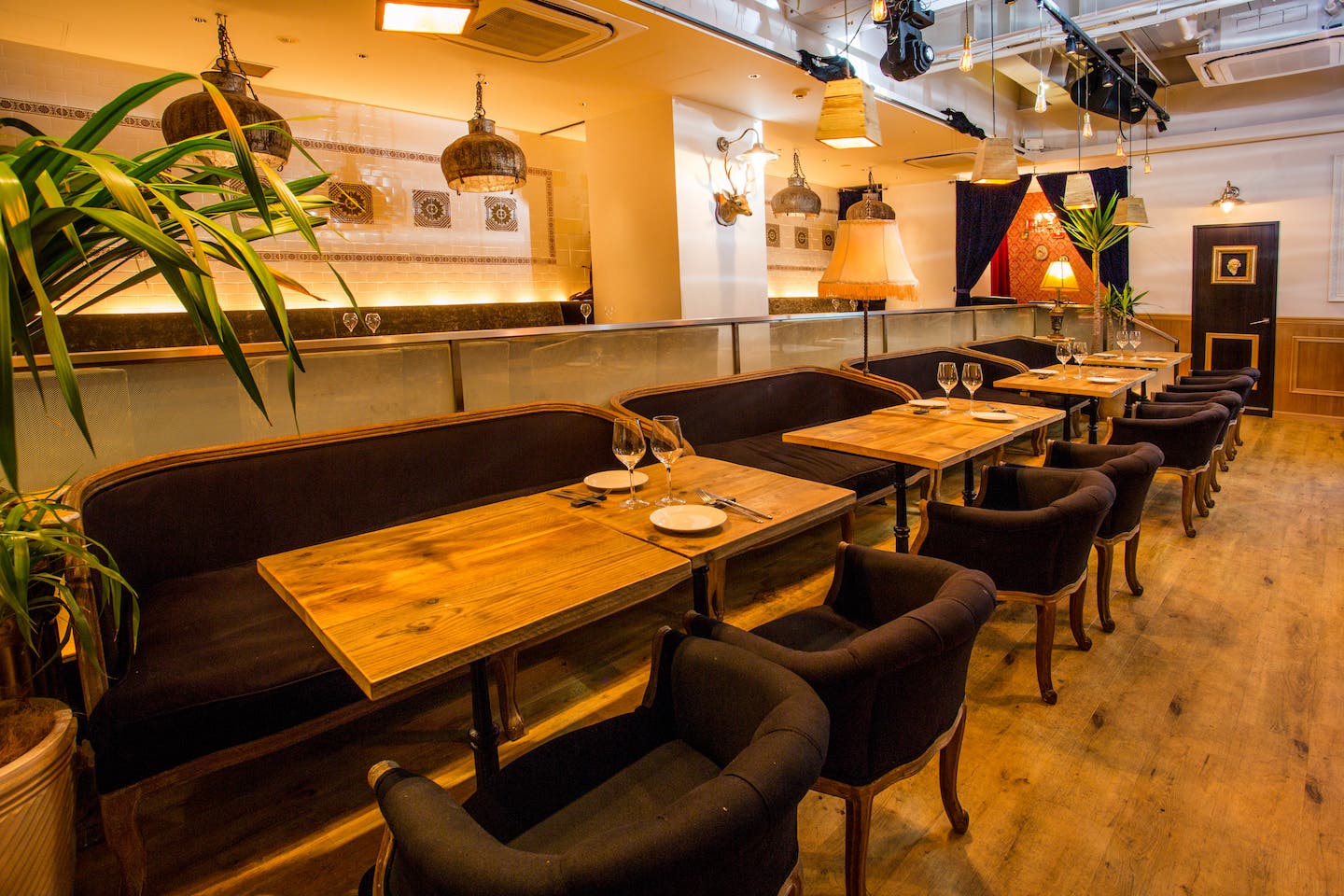 表参道駅徒歩1分と抜群の立地と欧風のアンティーク調なオシャレ空間の写真7