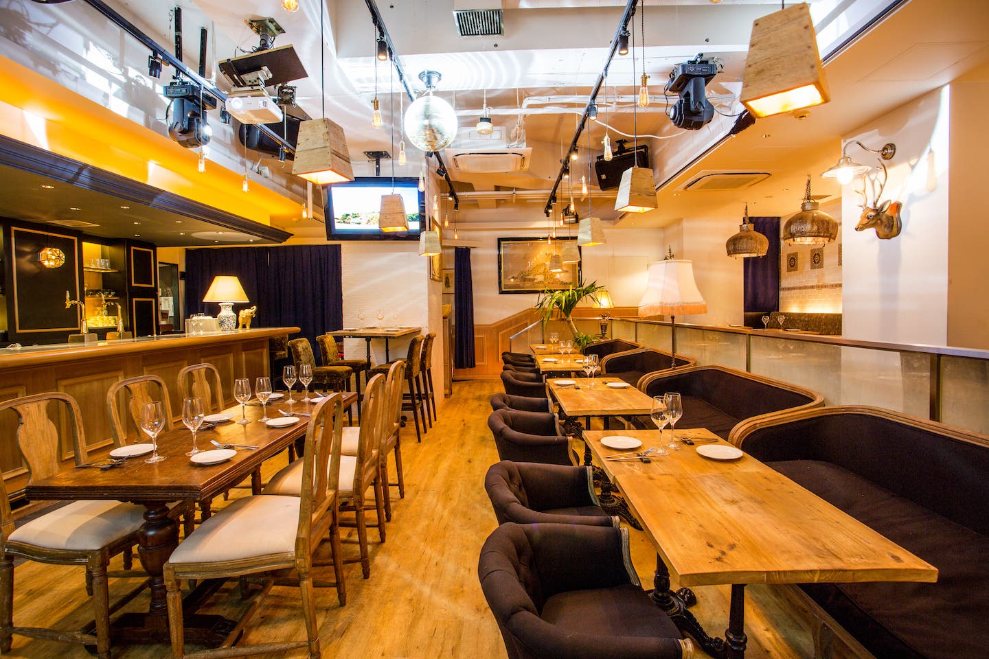 表参道駅徒歩1分と抜群の立地と欧風のアンティーク調なオシャレ空間の写真10