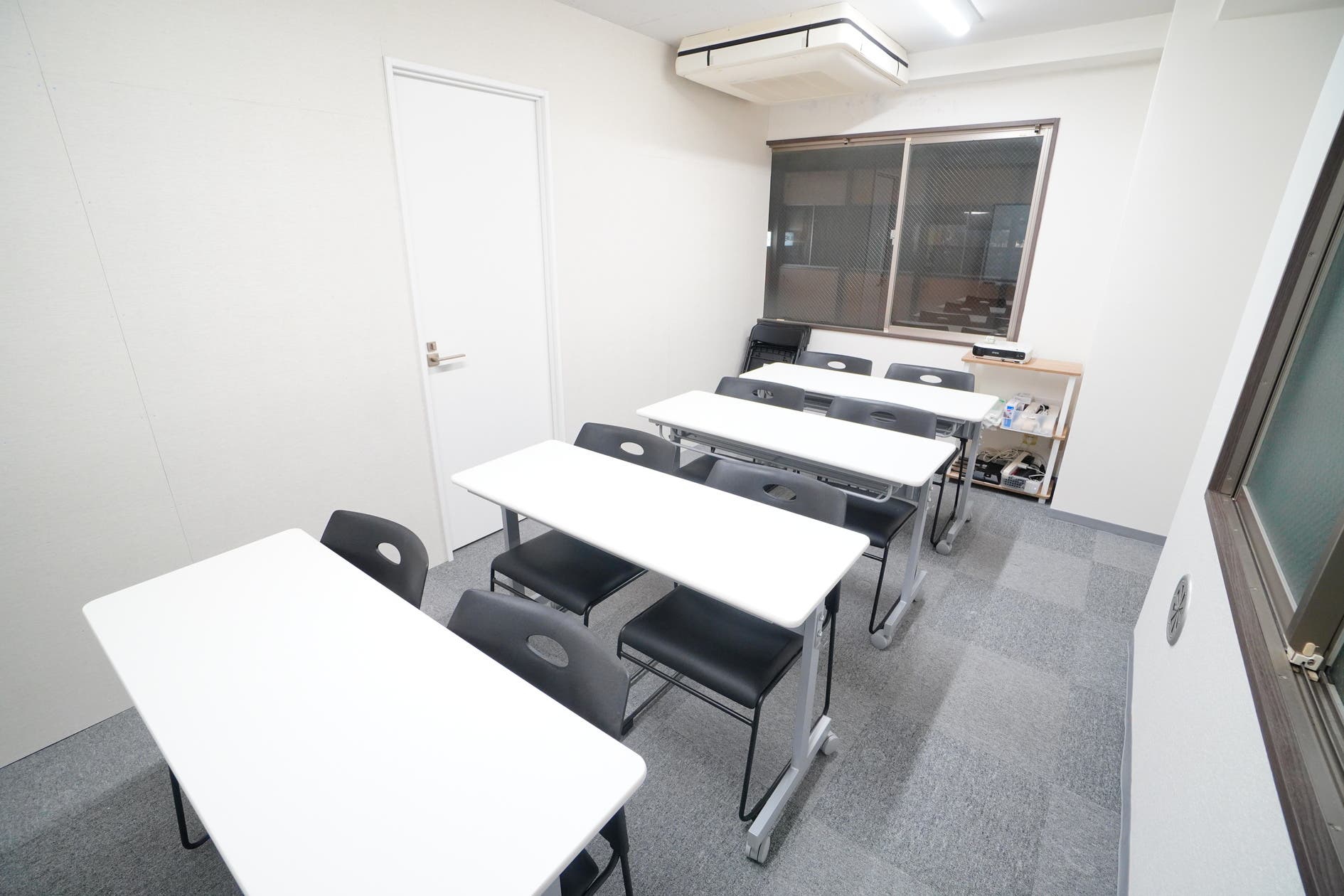 ＜ビズボ会議室神田南口＞神田駅徒歩2分🚃高速光回線Wi-Fi📶プロジェクター🎥会議/商談/セミナー/ワークショップ/撮影の写真10