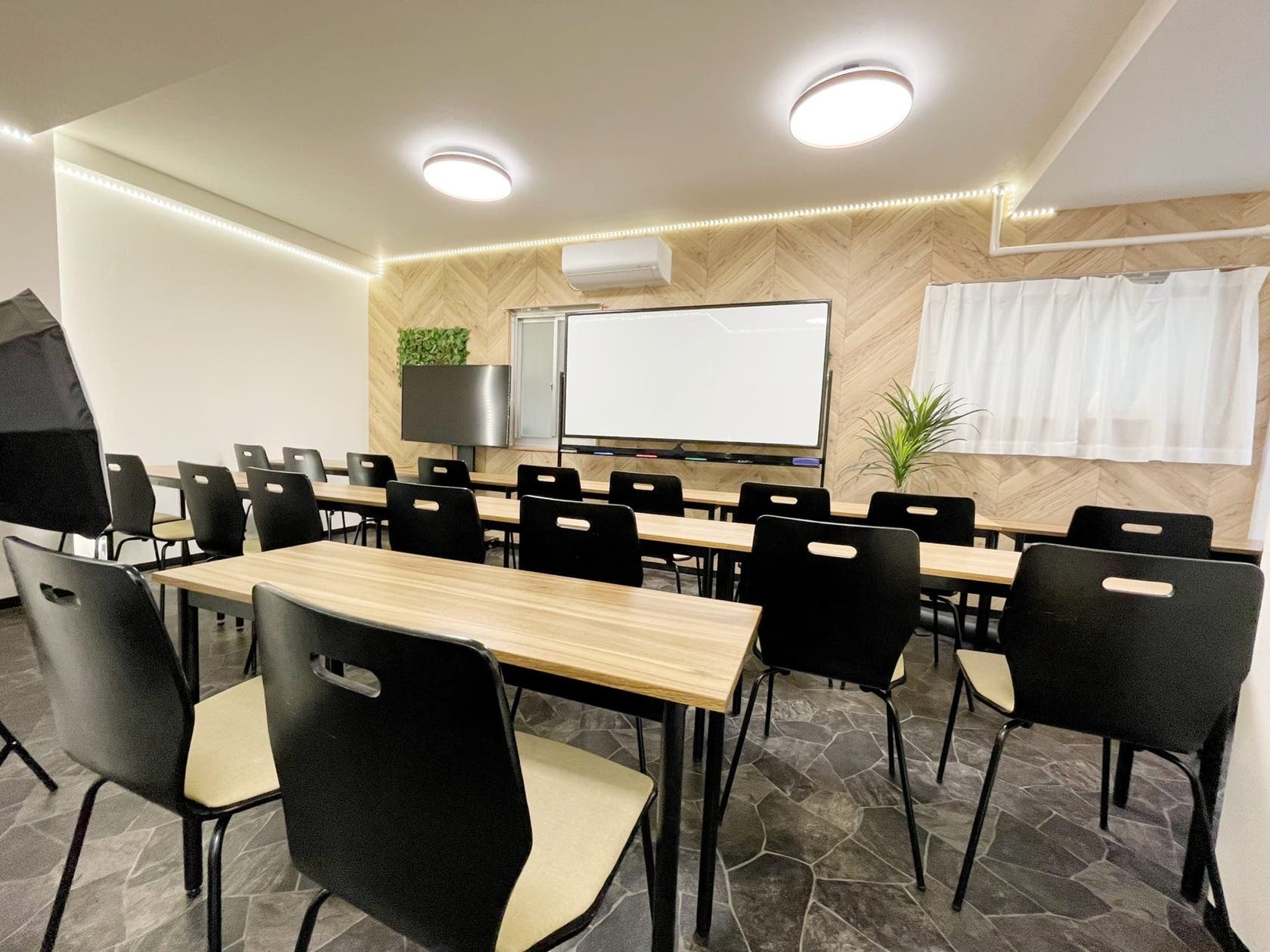 🍁冬割実施中🍁【巣鴨駅4分！最大着席30名！明るい！キレイ！】📡WiFi📺プロジェクター他全て無料！土足可！の写真5