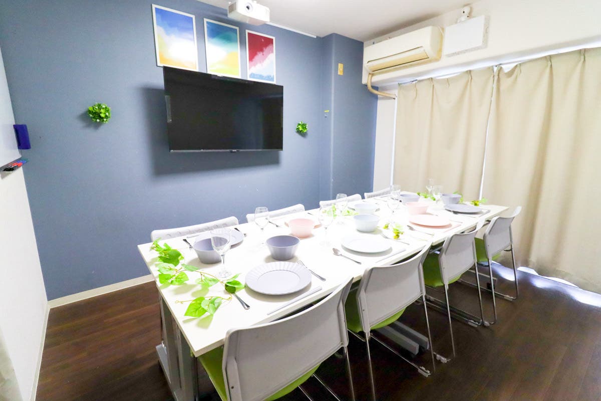 【池袋駅徒歩3分・アルコール飲食可・最安！】大型モニター・プロジェクター・WiFi全て無料！ふれあい貸し会議室 池袋No17の写真2