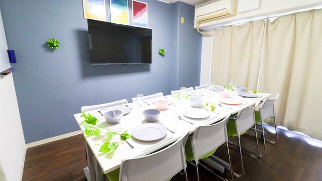 【池袋駅徒歩3分・アルコール飲食可・最安!】大型モニター・プロジェクター・WiFi全て無料!ふれあい貸し会議室 池袋No17の写真2