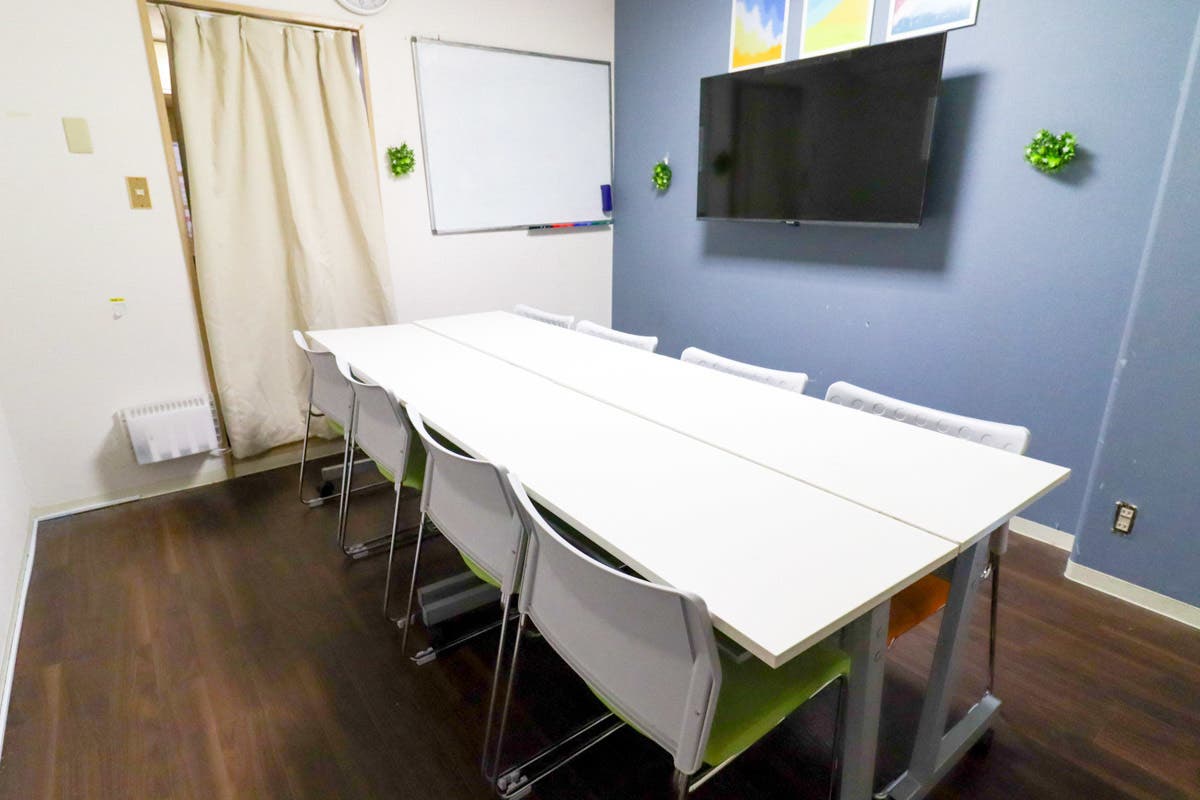 【池袋駅徒歩3分・アルコール飲食可・最安！】大型モニター・プロジェクター・WiFi全て無料！ふれあい貸し会議室 池袋No17の写真5