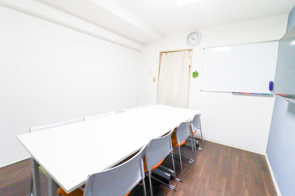 【池袋駅徒歩3分・アルコール飲食可・最安！】大型モニター・プロジェクター・WiFi全て無料！ふれあい貸し会議室 池袋No17の写真6