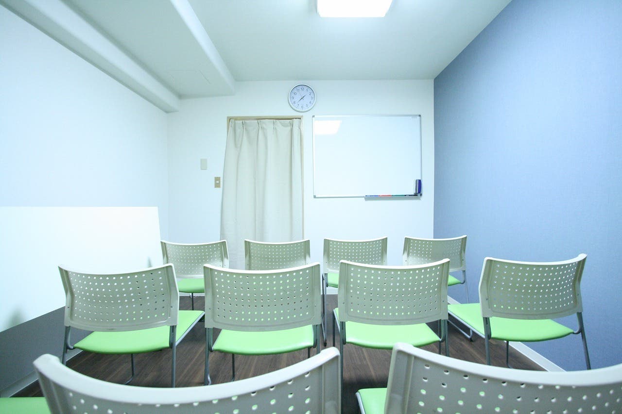 【池袋駅徒歩3分・アルコール飲食可・最安！】大型モニター・プロジェクター・WiFi全て無料！ふれあい貸し会議室 池袋No17の写真12