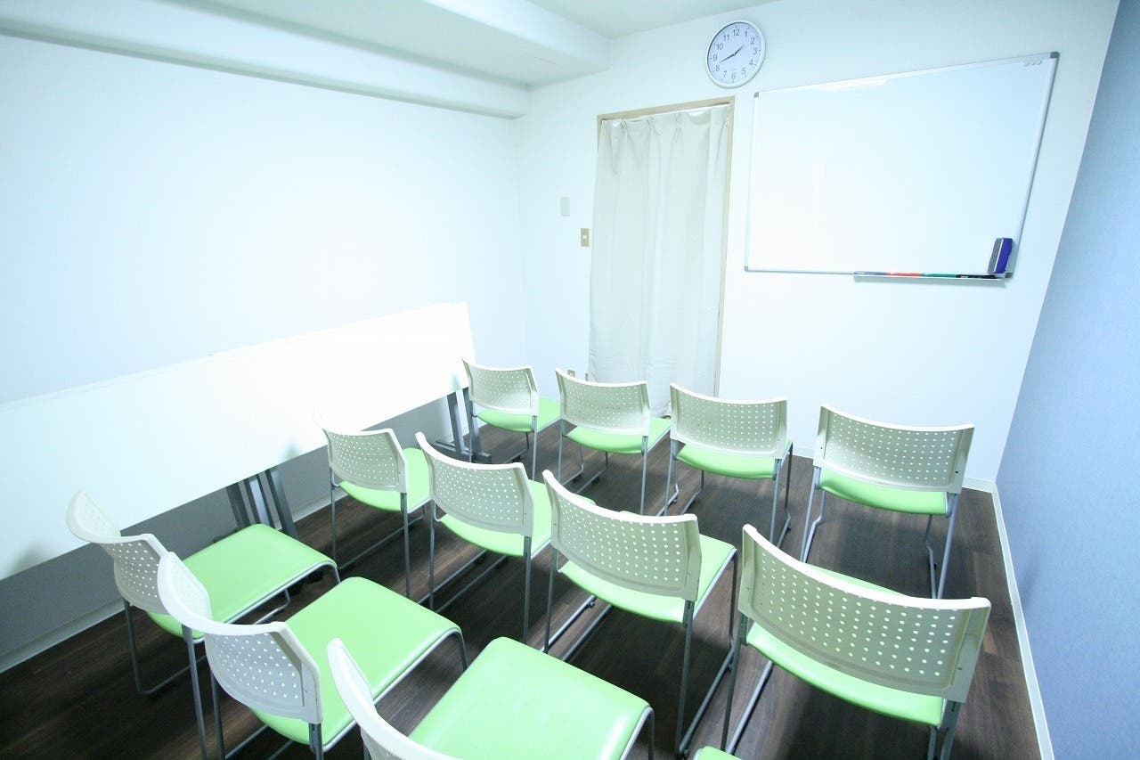 【池袋駅徒歩3分・アルコール飲食可・最安！】大型モニター・プロジェクター・WiFi全て無料！ふれあい貸し会議室 池袋No17の写真13