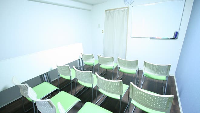 【池袋駅徒歩3分・アルコール飲食可・最安!】大型モニター・プロジェクター・WiFi全て無料!ふれあい貸し会議室 池袋No17の写真13