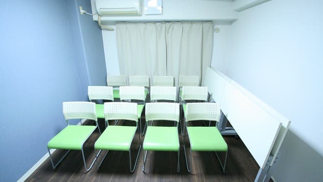 【池袋駅徒歩3分・アルコール飲食可・最安!】大型モニター・プロジェクター・WiFi全て無料!ふれあい貸し会議室 池袋No17の写真15