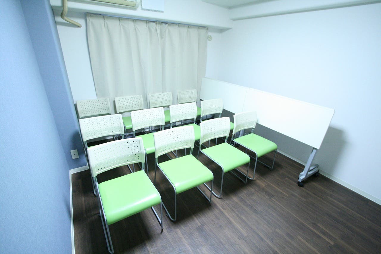 【池袋駅徒歩3分・アルコール飲食可・最安！】大型モニター・プロジェクター・WiFi全て無料！ふれあい貸し会議室 池袋No17の写真17