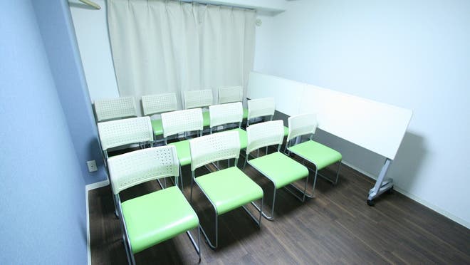 【池袋駅徒歩3分・アルコール飲食可・最安!】大型モニター・プロジェクター・WiFi全て無料!ふれあい貸し会議室 池袋No17の写真17