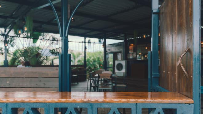 RuGu bistro自慢のメインダイニングとなる開放感のあるレストランスペース!の写真2