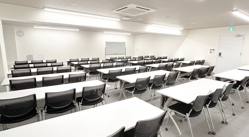 【銀座5分・新橋7分】最大収容人数69名｜ホワイトボード完備✨研修・試験・講演会・懇親会に｜N302