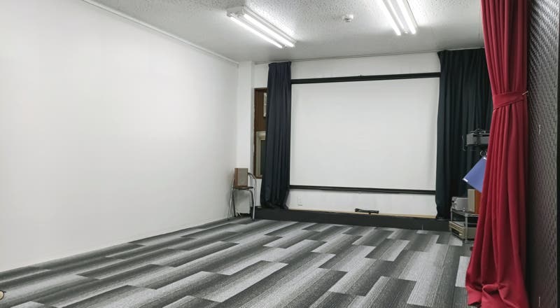 『🎺 京橋-多目的スペース💖』スタッフ常駐👩駅徒歩1分🚃100㌅プロジェクター🎦楽器練習🎻撮影📸ゲーム会♠