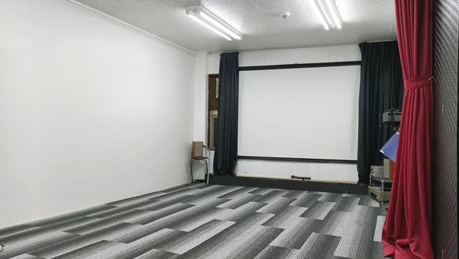 『スタッフ常駐👩維持管理費0円』駅徒歩1分🚃100㌅プロジェクター🎦楽器練習🎻撮影📸ゲーム会♠【多目的スペース】の写真1