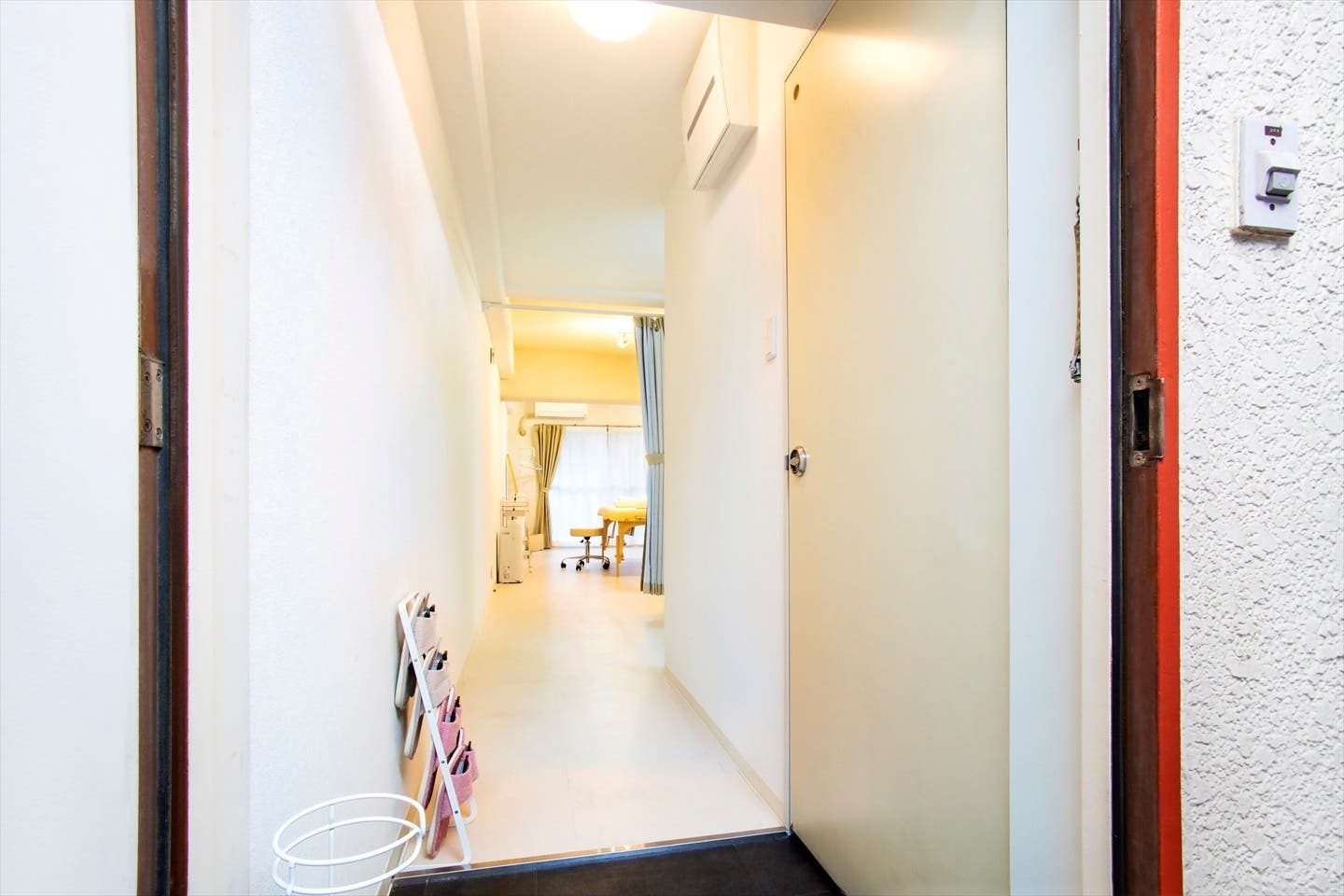 【✨New✨特別価格】＜六本木の隠れ家＞完全個室サロン/ペーパーシーツ・マクラカバー無料/プロ仕様ベッド/メイク台完備の写真12