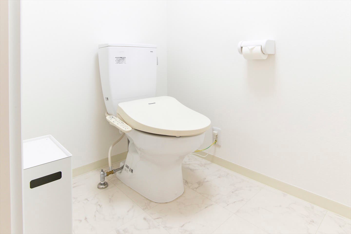 【✨New✨特別価格】＜六本木の隠れ家＞完全個室サロン/ペーパーシーツ・マクラカバー無料/プロ仕様ベッド/メイク台完備の写真16