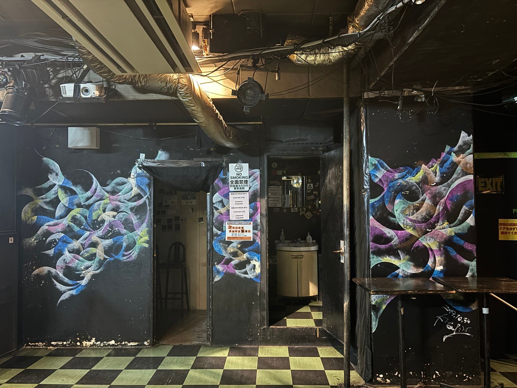 新宿三丁目からすぐのライブハウスの写真5