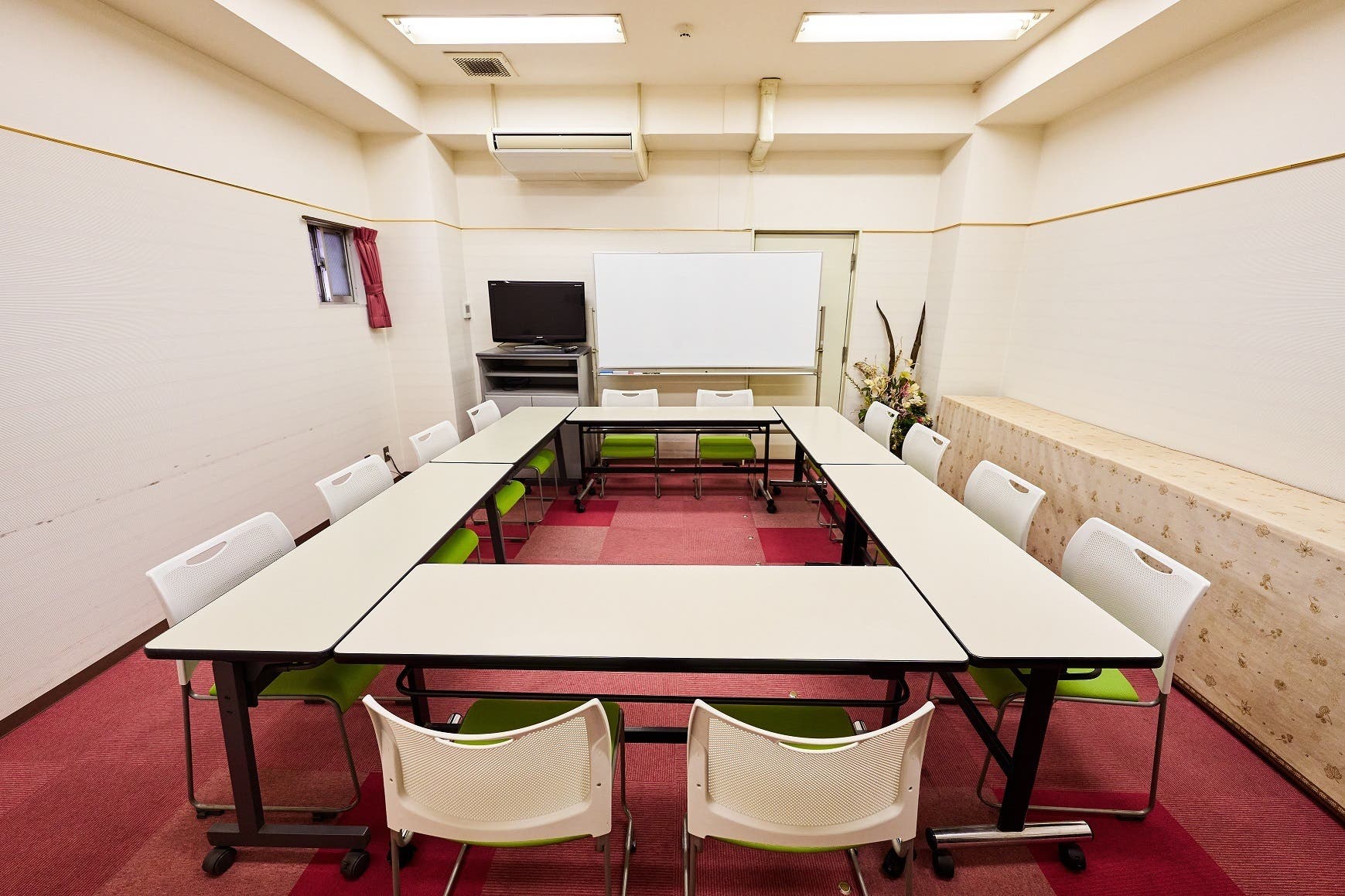 講座開催・会議・学習・フリースペースとしてご使用ください。ホテルの中にありますので、安心してお過ごいただけます。の写真5