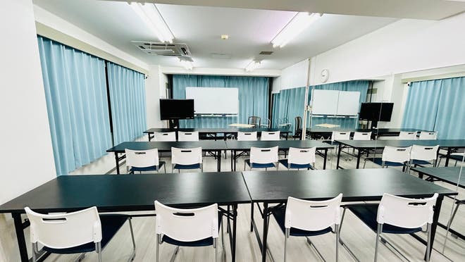 【鏡幅6.8m・御堂筋線、阪急線駅近】教室利用おススメの大きなレンタルスタジオ(楽器不可)の写真2