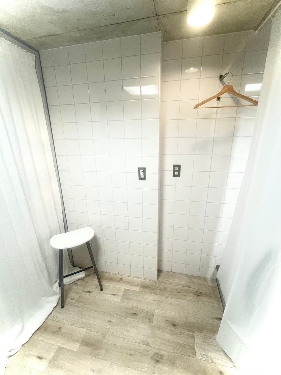 フィッティングルーム(お着替え、お荷物置き、待機スペース)の画像1