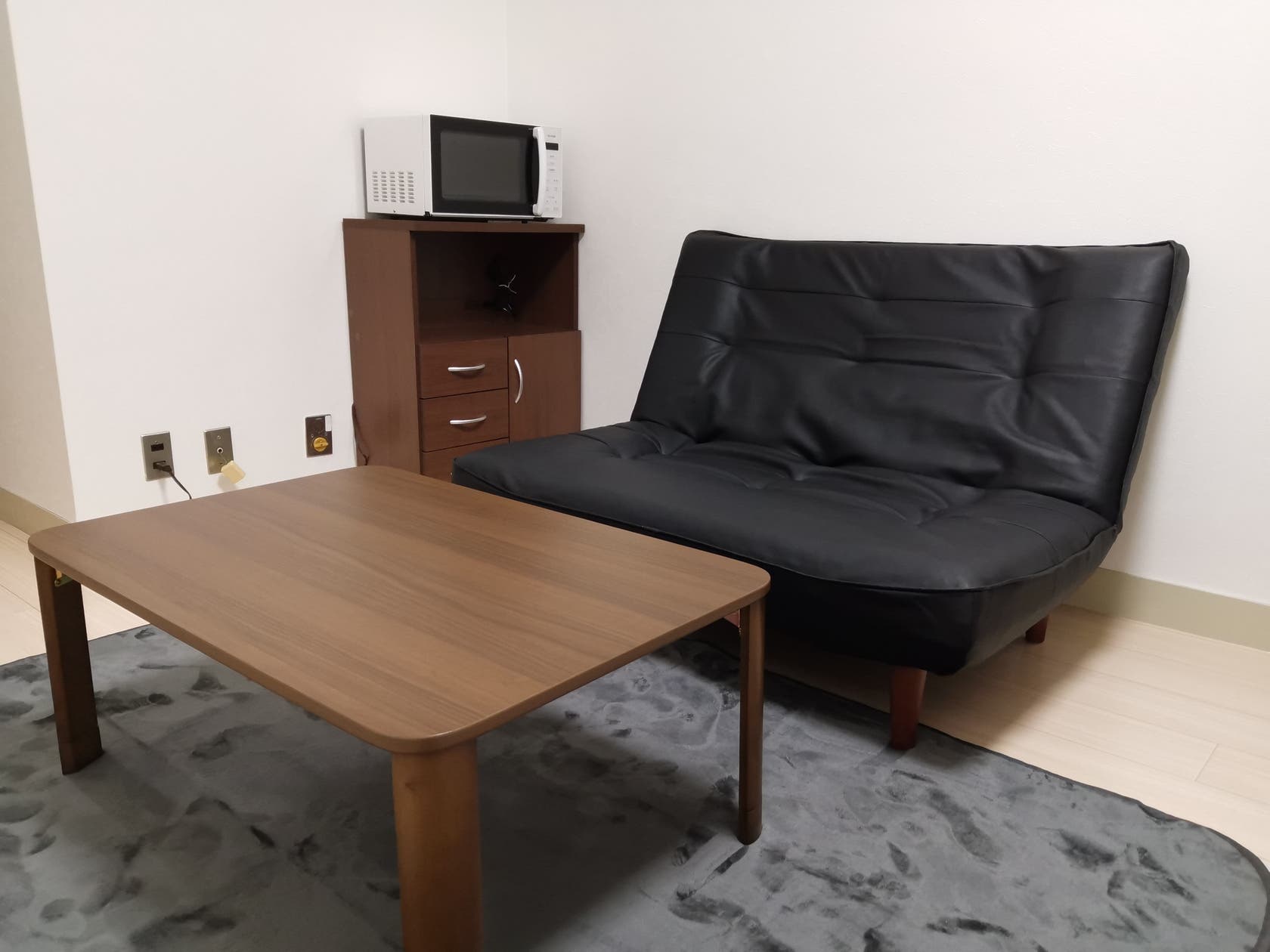 2025年オープン＜レンタルスペース新大阪オフィス＞完全個室/Wi-Fi/モニター/ソファー/テレワーク/Web会議/面接/商談の写真4