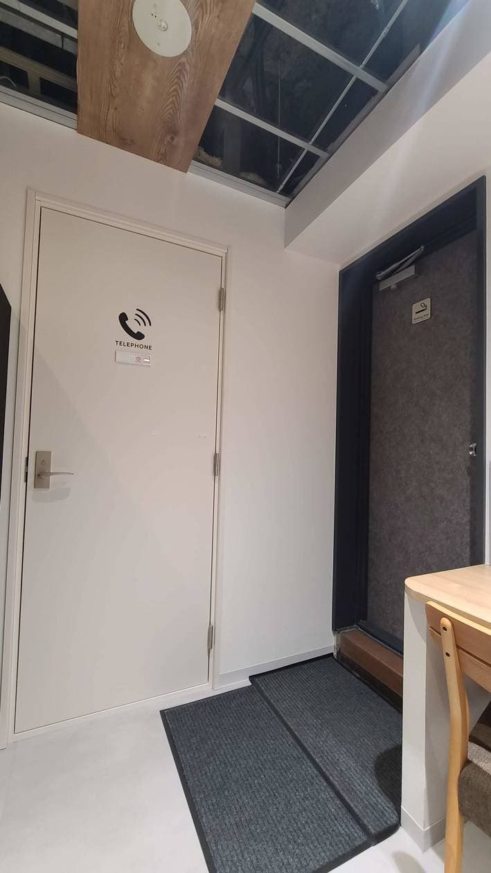 王子駅から徒歩5分圏内の個人ブース！リモートワークに最適なモニター付き！【ブースNo.2】の写真3