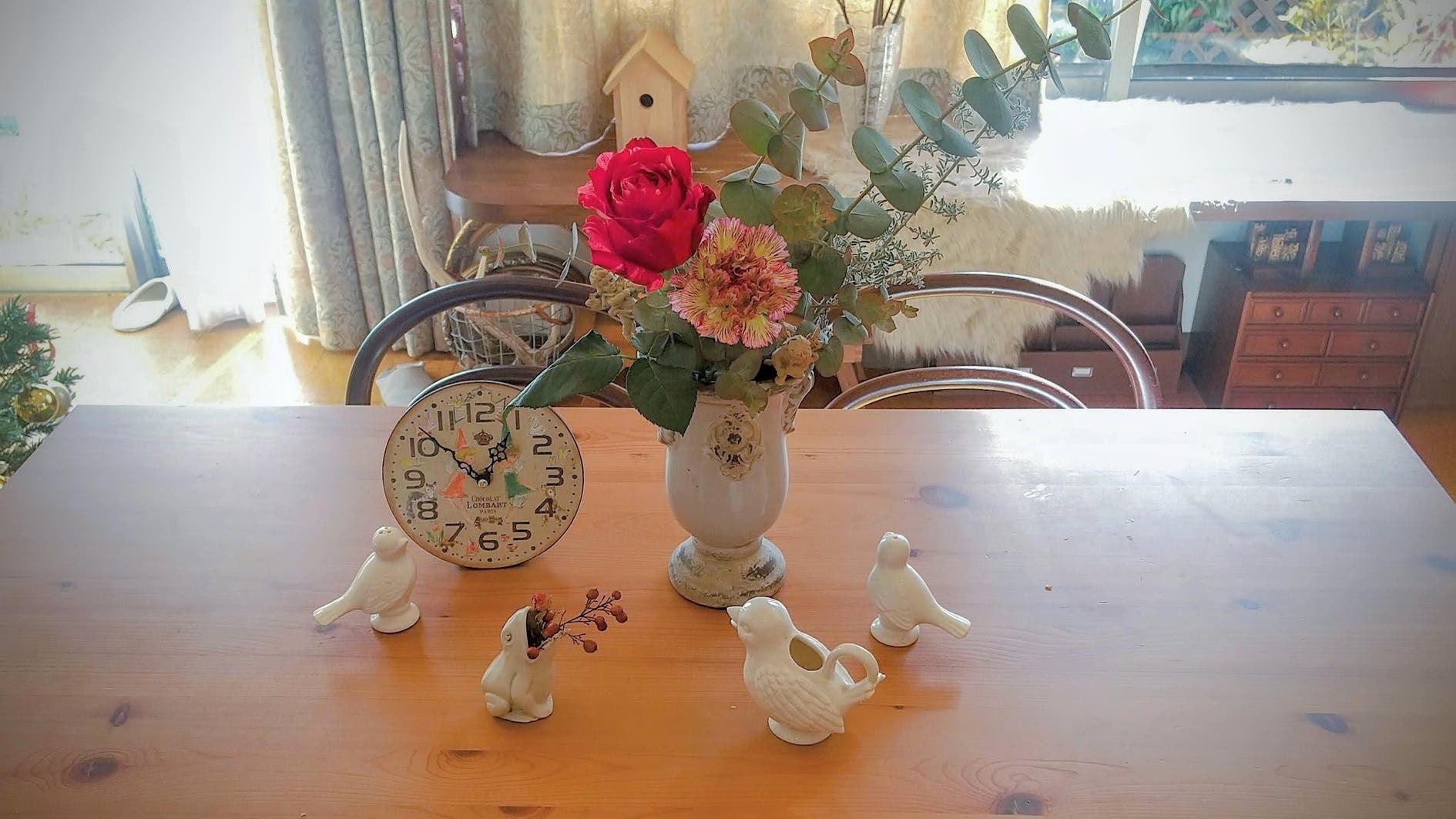 かわいい雑貨がいっぱいの、絵本の世界のような癒し空間。12月はムード満点のクリスマス装飾でお迎えします。の写真12