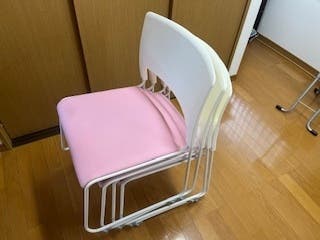 スタッキングチェアの画像1