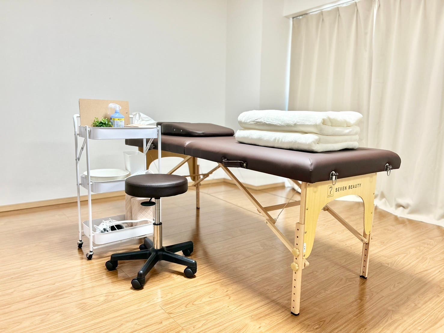 春日部駅1分✨ダンス・ヨガ・施術におすすめのレンタルスタジオ/サロン🪩1～3名利用に最適・大型鏡あり🪞3h以上の利用で割引ありの写真4