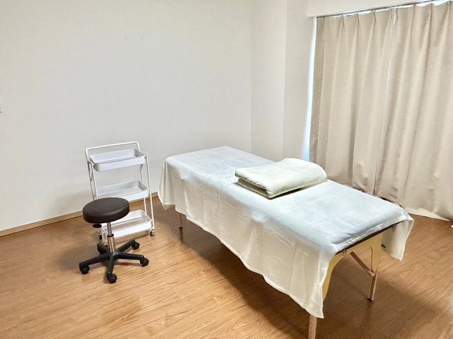 春日部駅1分✨ダンス・ヨガ・施術におすすめのレンタルスタジオ/サロン🪩1～3名利用に最適・大型鏡あり🪞3h以上の利用で割引ありの写真7