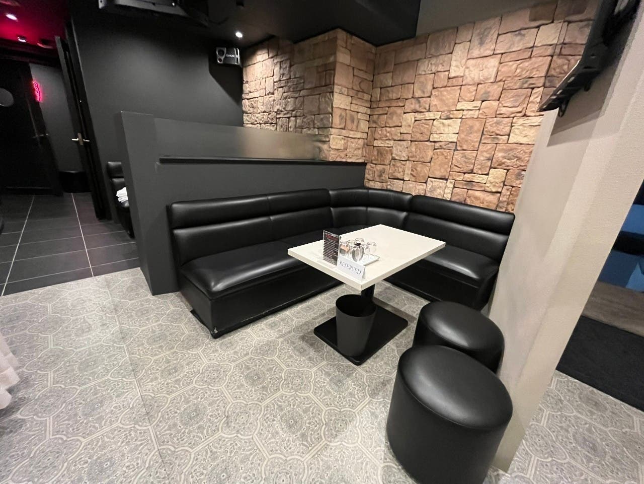 六本木ど真ん中の個室完備のスタジオの写真5