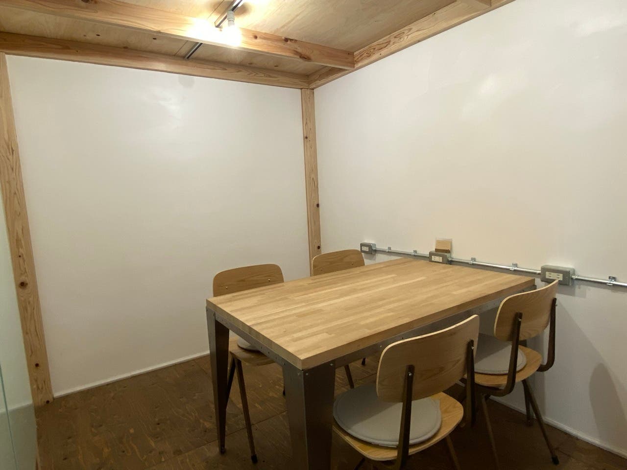 【会議室・小】別府駅徒歩３分！朝５時から営業！ミーティングやオンライン会議に最適！高速Wi-Fiあり、飲食持込OK。の写真7
