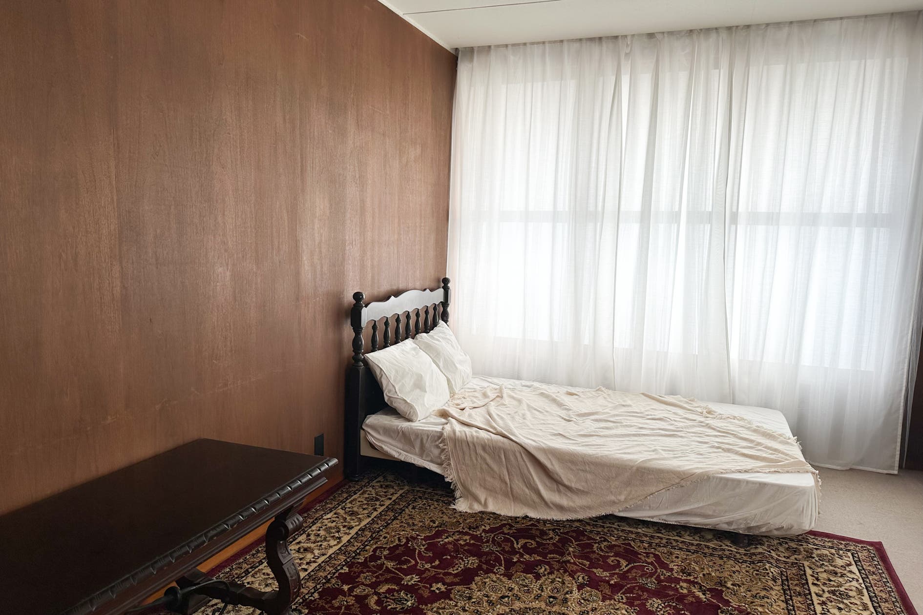 【Droom】駅から徒歩5分！自然光たっぷりの古びた洋室｜ポートレート｜コスプレ｜推し活｜お茶会の写真5