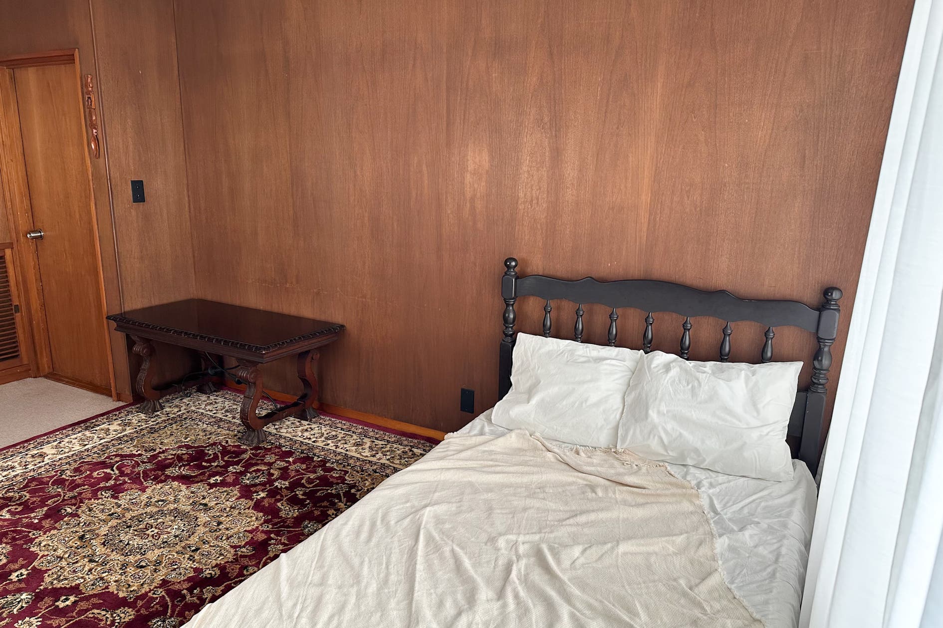 【Droom】駅から徒歩5分！自然光たっぷりの古びた洋室｜ポートレート｜コスプレ｜推し活｜お茶会の写真4