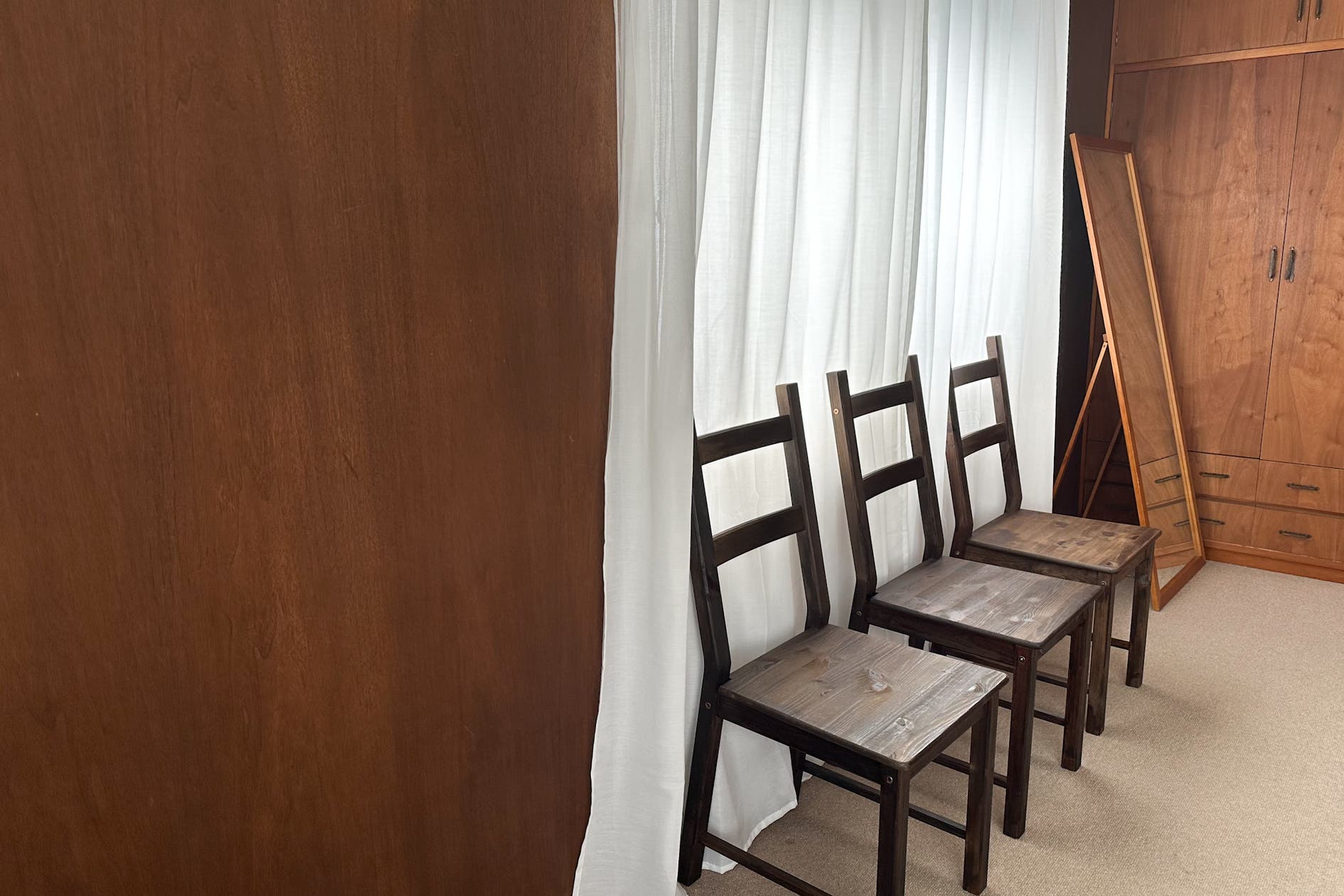 【Droom】駅から徒歩5分！自然光たっぷりの古びた洋室｜ポートレート｜コスプレ｜推し活｜お茶会の写真6