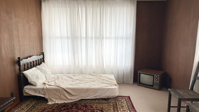 【Droom】駅から徒歩5分!自然光たっぷりの古びた洋室|ポートレート|コスプレ|推し活|お茶会の写真3