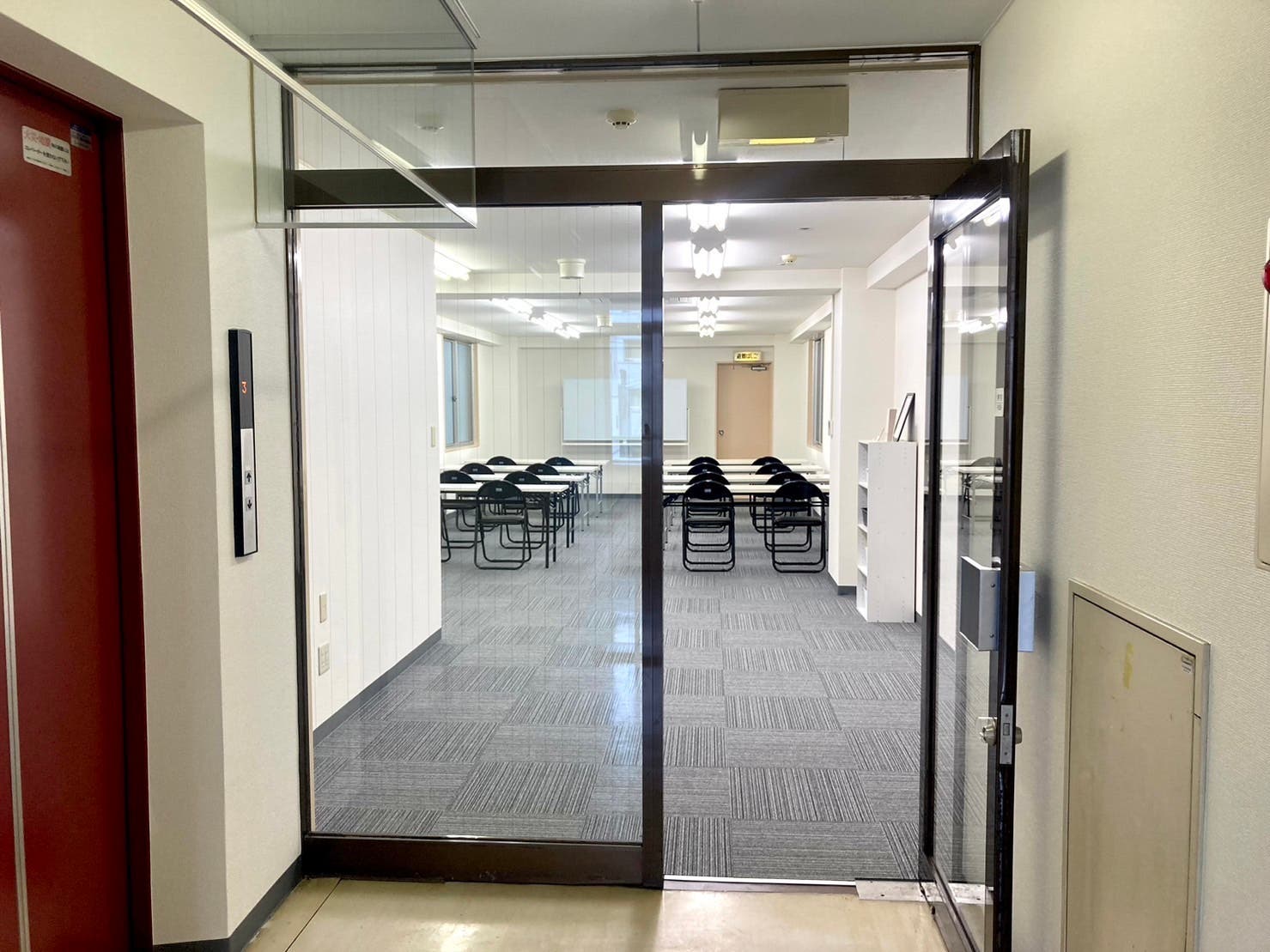 NewOPEN✨定禅寺通 【3階会議室】 低価格＆静かで落ち着く空間が魅力！研修／ワークショップ・習い事会場に／16名様の写真6