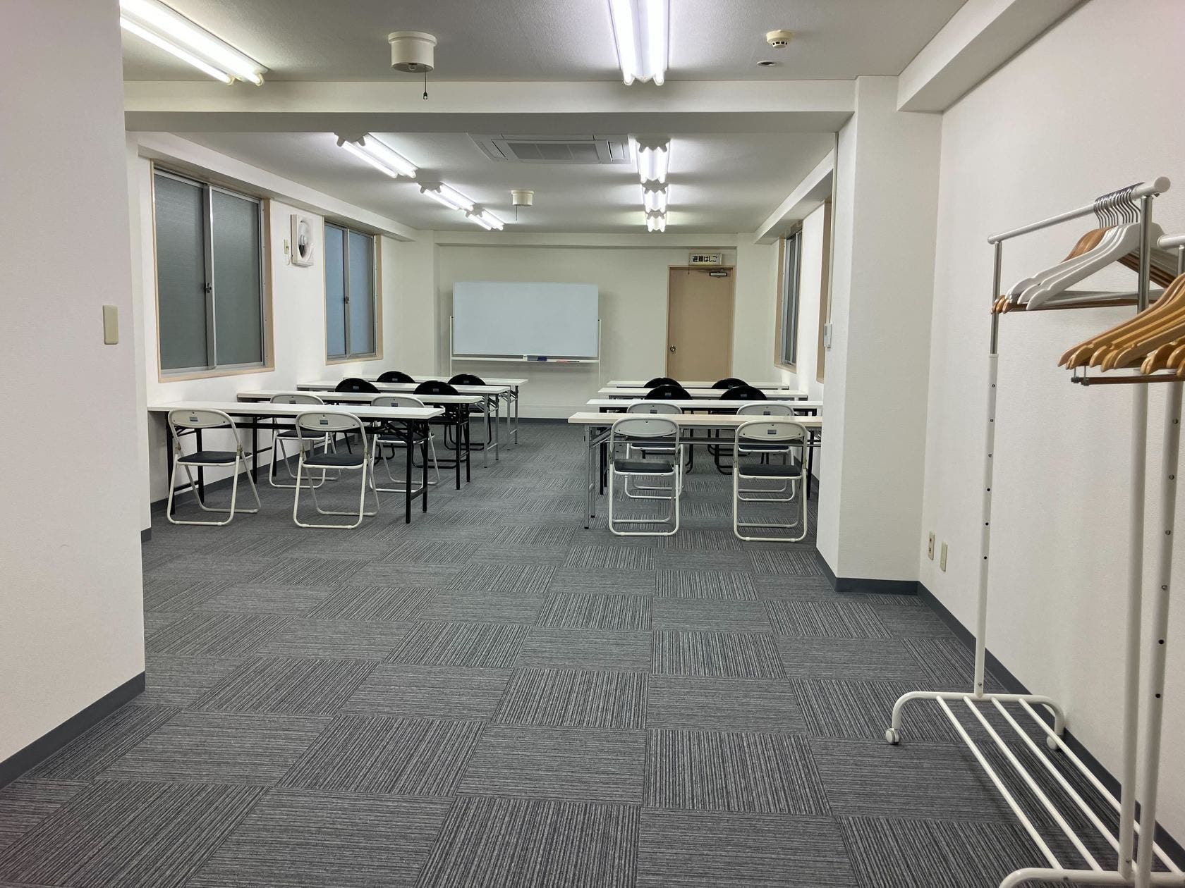 NewOPEN✨定禅寺通 【3階会議室】 低価格＆静かで落ち着く空間が魅力！研修／ワークショップ・習い事会場に／16名様の写真5