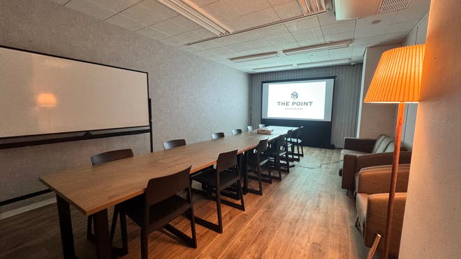 駅直結!新橋駅徒歩1分|最大20名|会議、ワークショップ、勉強会、ゲーム、控え室や懇親会に最適!レンタルスペース『ド・ゴール』の写真3