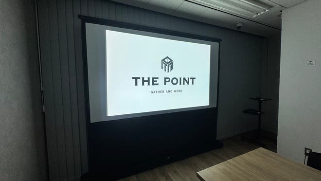 駅直結!新橋駅徒歩1分|最大20名|会議、ワークショップ、勉強会、ゲーム、控え室や懇親会に最適!レンタルスペース『ド・ゴール』の写真8