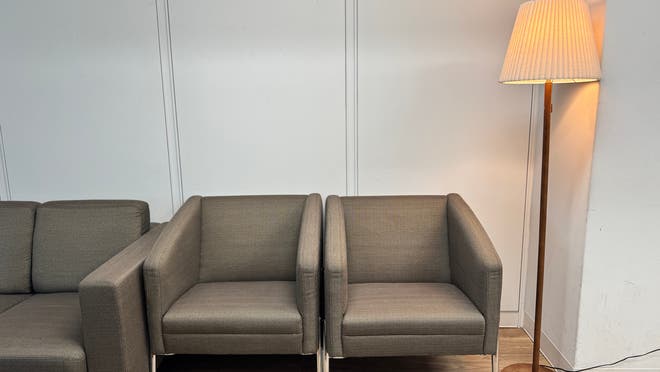 駅直結!新橋駅徒歩1分|最大20名|会議、ワークショップ、勉強会、ゲーム、控え室や懇親会に最適!レンタルスペース『ド・ゴール』の写真16