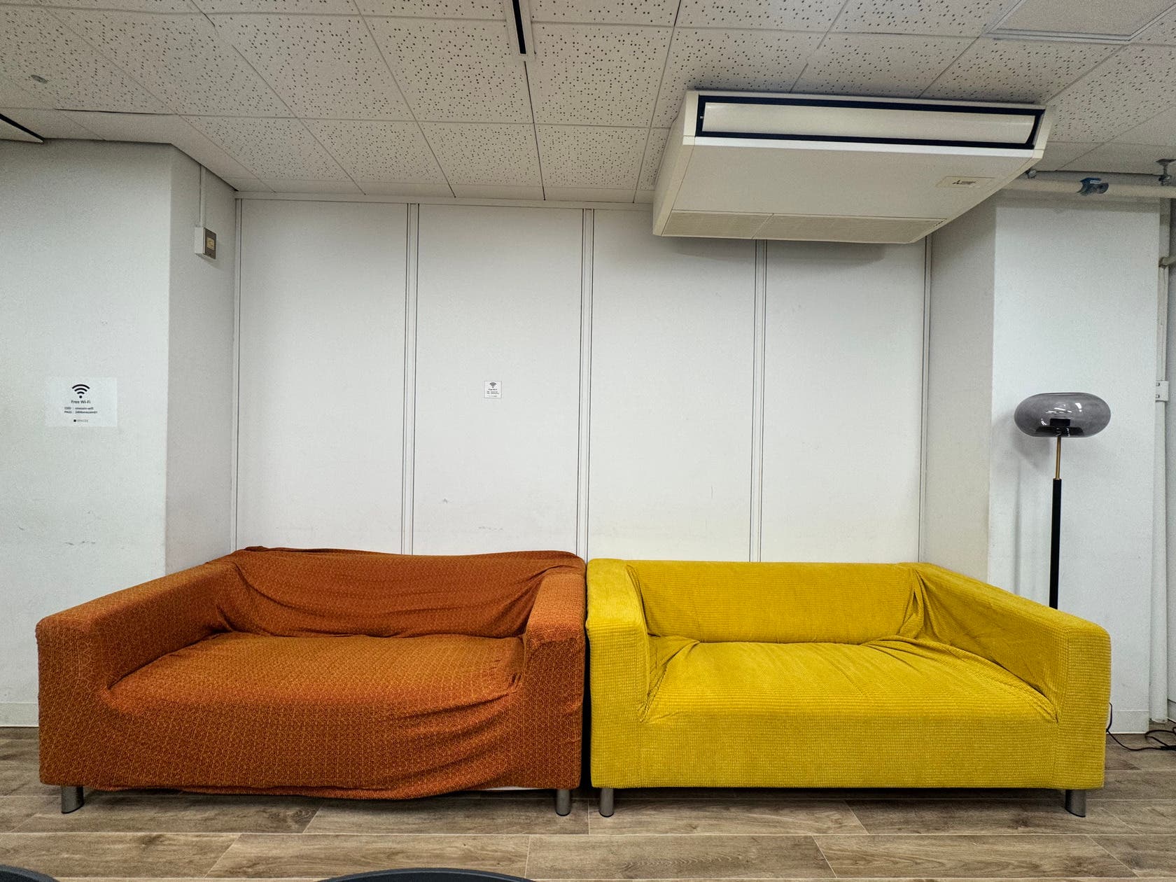 駅直結！新橋駅徒歩1分｜最大24名｜セミナー、ワークショップ、勉強会、控え室や懇親会に最適！レンタルスペース『エミール・ガレ』の写真10