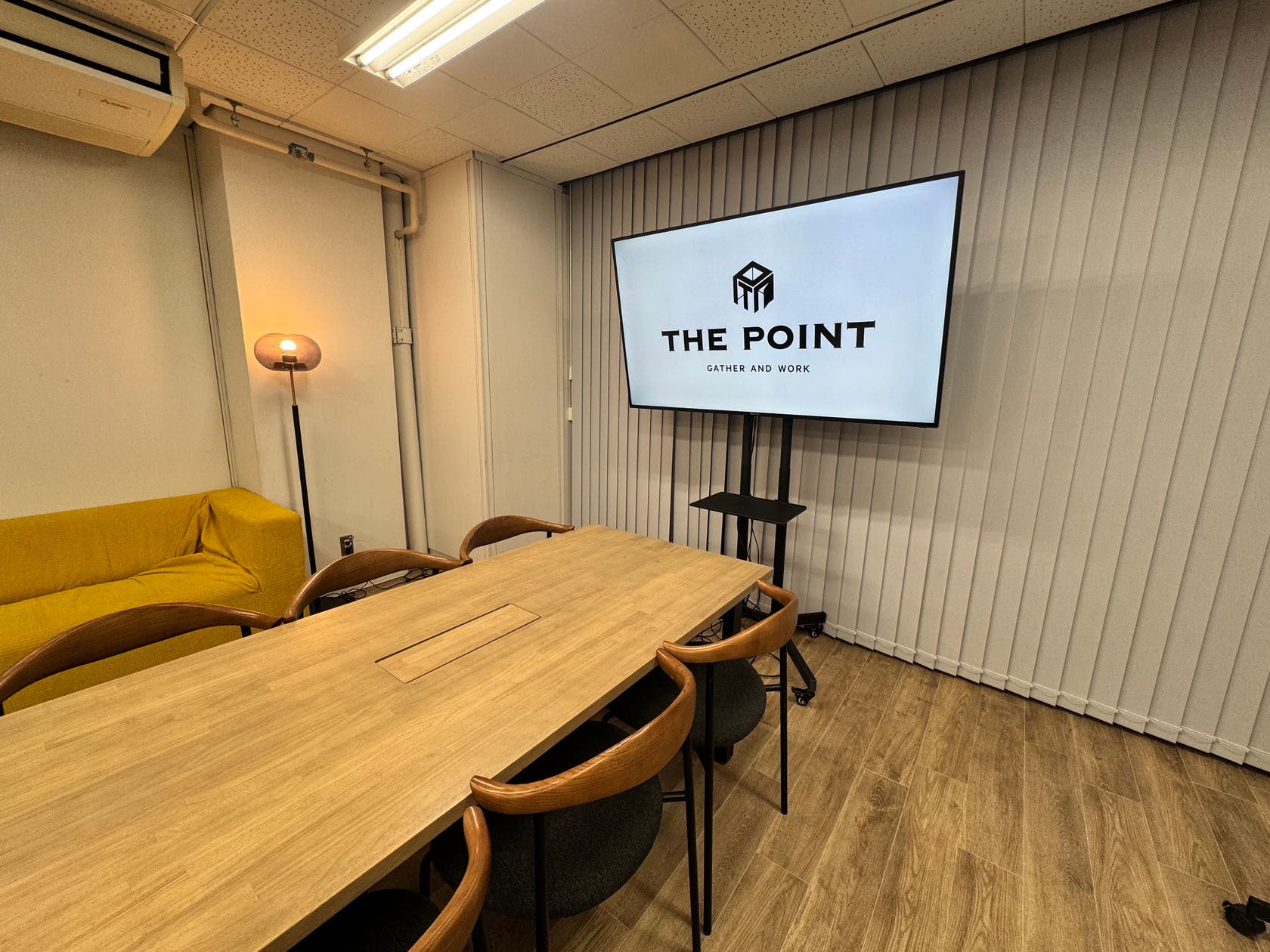 駅直結！新橋駅徒歩1分｜最大24名｜セミナー、ワークショップ、勉強会、控え室や懇親会に最適！レンタルスペース『エミール・ガレ』の写真19