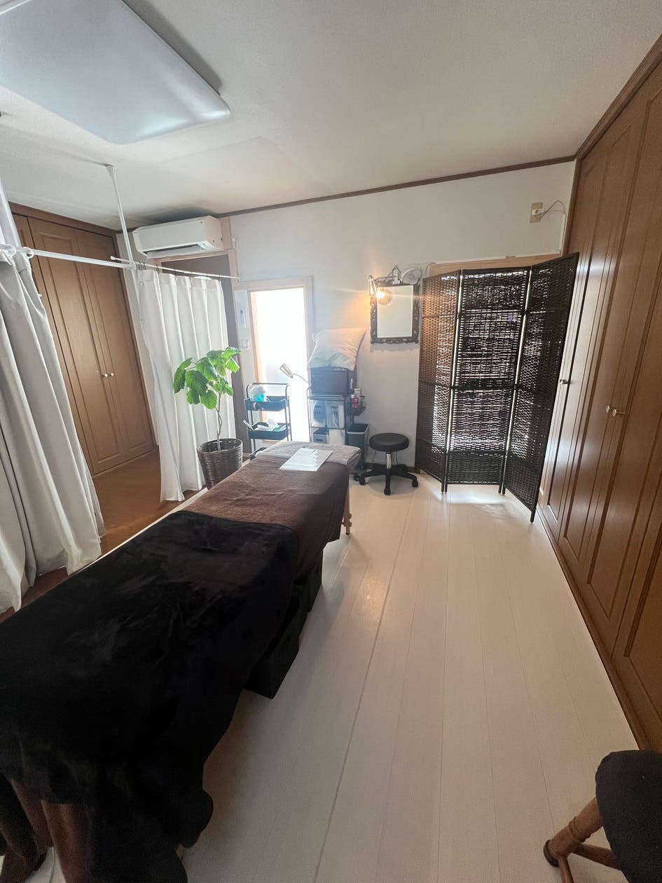 【エステルーム本館】岩倉駅近♪駐車場有✨ブラウンを基調としたナチュラル空間☆てぶらでOK!くつろぎ空間｜整体マッサージ｜🛜の写真19