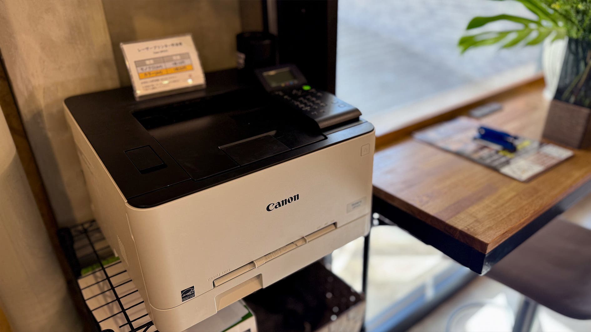 【ミーティングルーム】駅近5分 隠れ家カフェラウンジ☕️コーヒー無料/高速Wi-Fi/専用コンセントの写真13