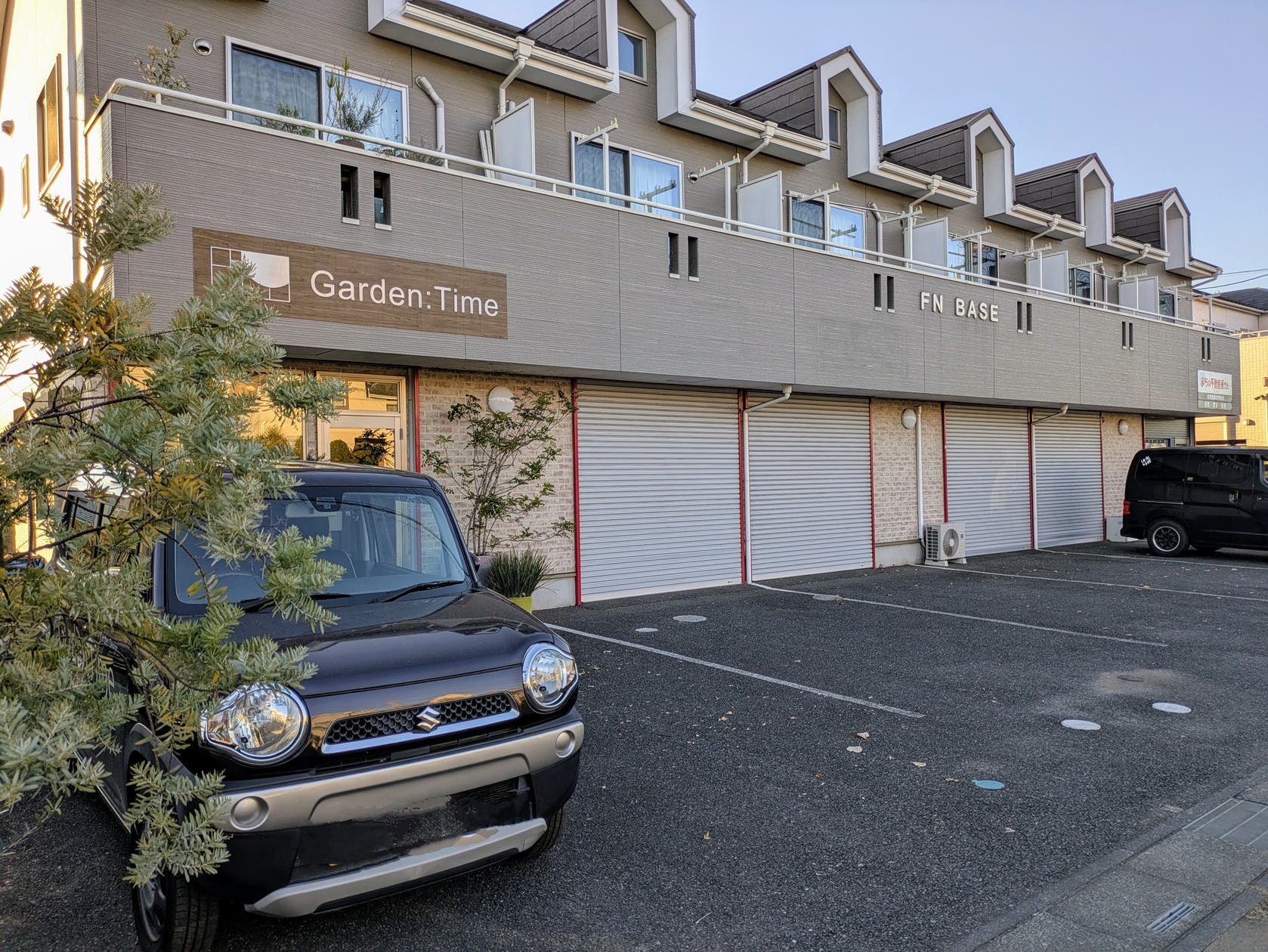 駐車場2台分🚕ガレージハウス貸切🏠教室・エステ・ネイル・整体・食事会・リモートワークに💡愛車メンテにも🚕コンビニすぐ側♪の写真5