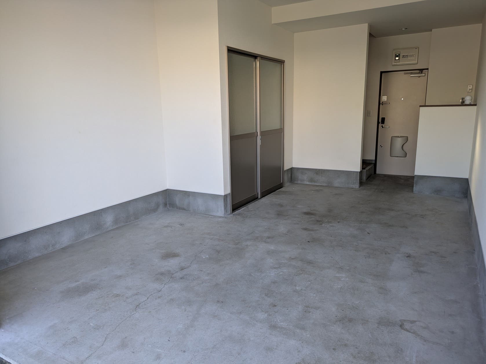 駐車場2台分🚕ガレージハウス貸切🏠教室・エステ・ネイル・整体・食事会・リモートワークに💡愛車メンテにも🚕コンビニすぐ側♪の写真8