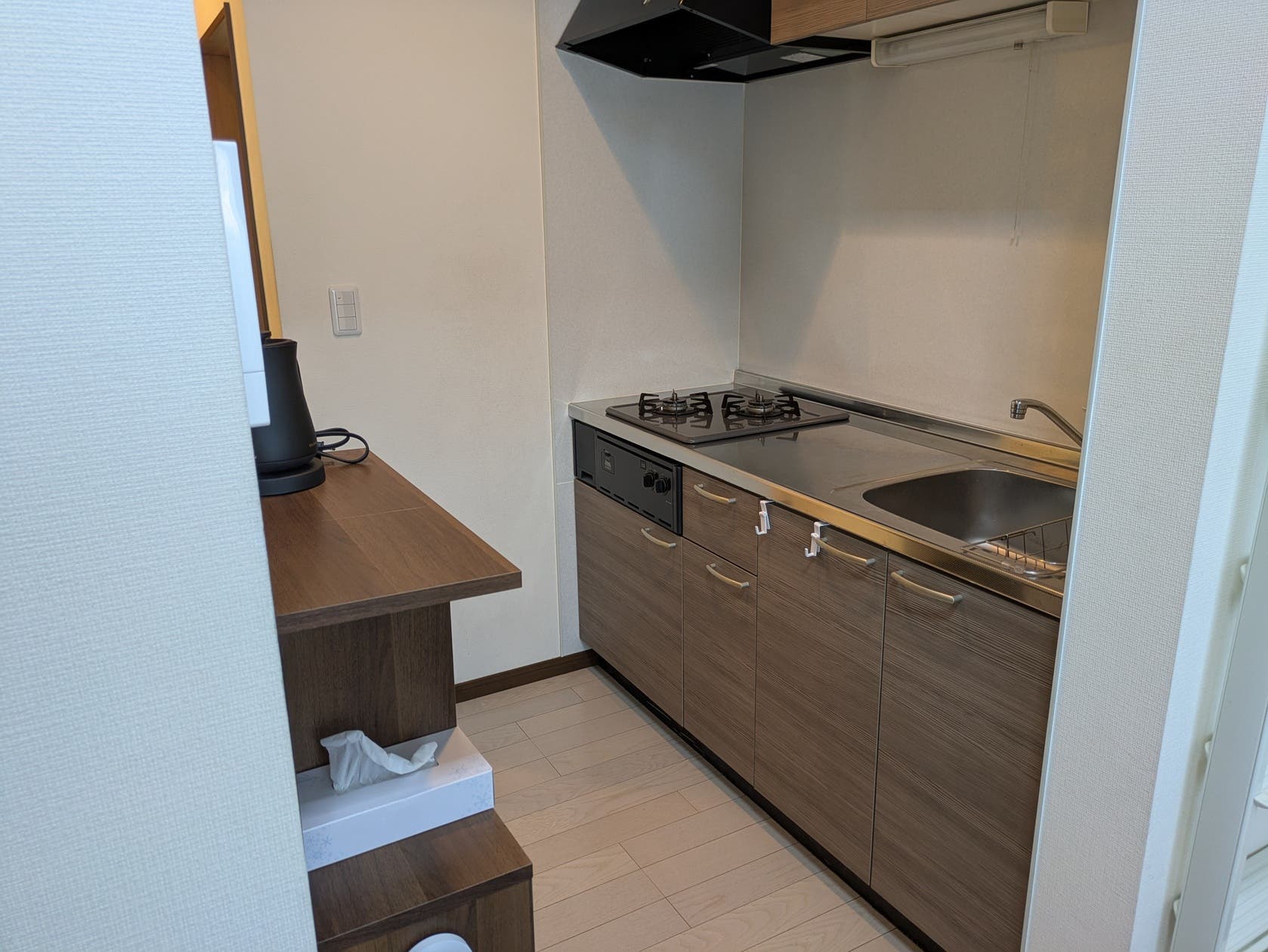 駐車場2台分🚕ガレージハウス貸切🏠教室・エステ・ネイル・整体・食事会・リモートワークに💡愛車メンテにも🚕コンビニすぐ側♪の写真10