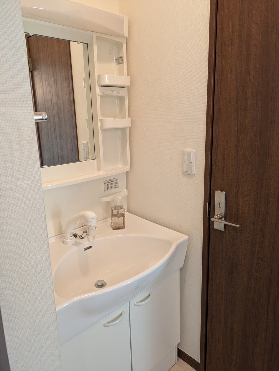 駐車場2台分🚕ガレージハウス貸切🏠教室・エステ・ネイル・整体・食事会・リモートワークに💡愛車メンテにも🚕コンビニすぐ側♪の写真11